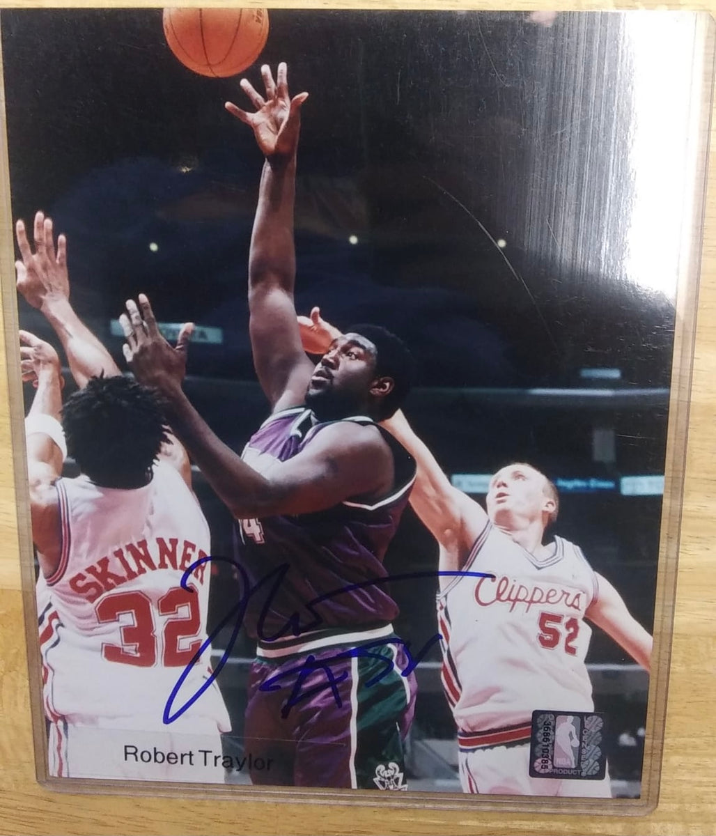 Robert Traylor Autographed 8x10 photo with COA – Classic Authentics