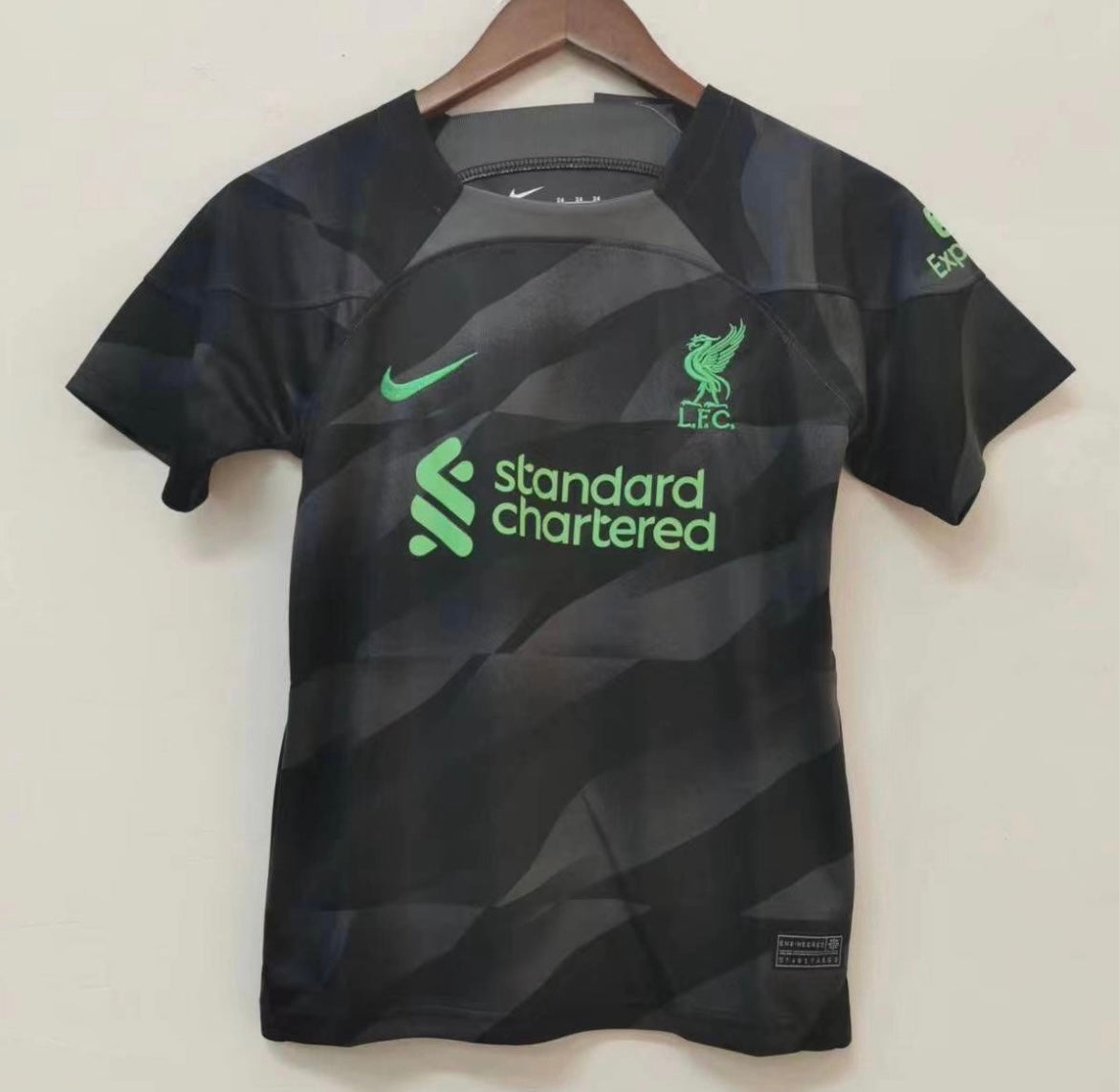 NIKE LIVERPOOL ALLISON BECKER GOALKEEPER JERSEY (ANTHRACITE/BLACK) Soc ...